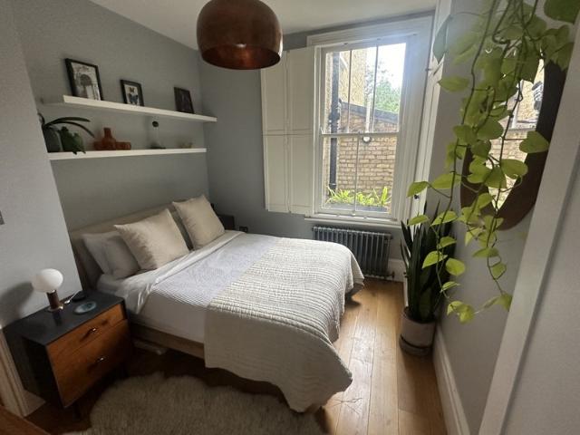 Apartment at Thornbury Road, Greater London