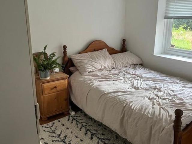 Room at Thorncliffe Road, Greater London