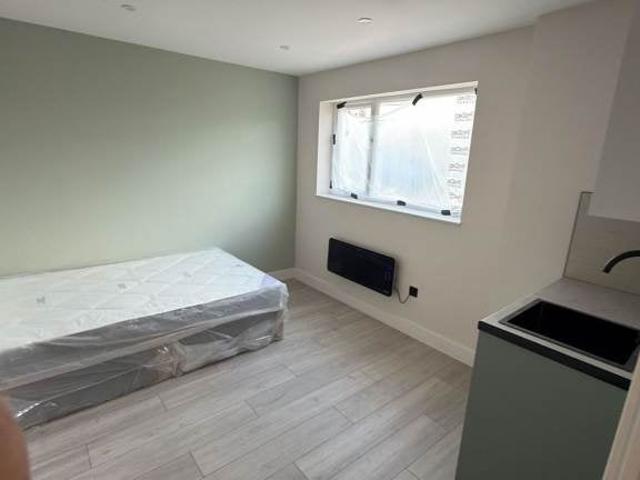 Apartment at Thorncroft, Greater London