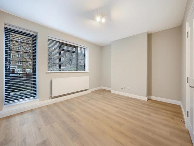 Apartment at Thorncroft Street, Greater London