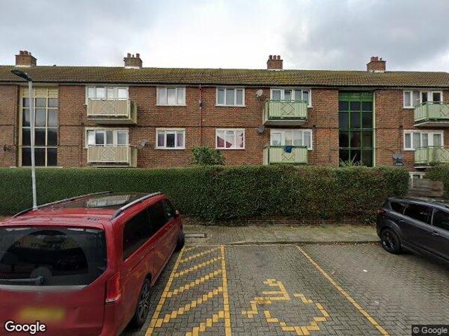 Apartment at Thorne Close, Greater London