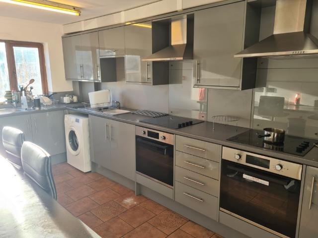 Apartment at Thorneywood Rise, Nottingham