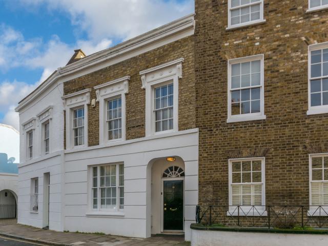 Apartment at Thornhill Road, Greater London