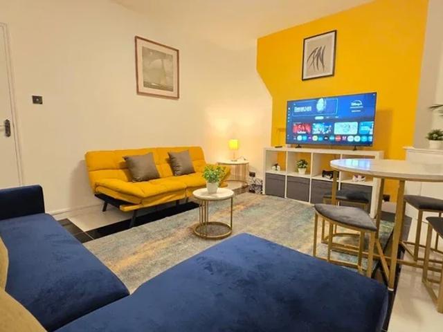 Apartment at Thorparch Road, Greater London