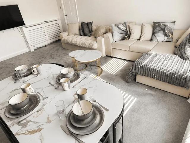 Apartment at Thrale Road, Greater London