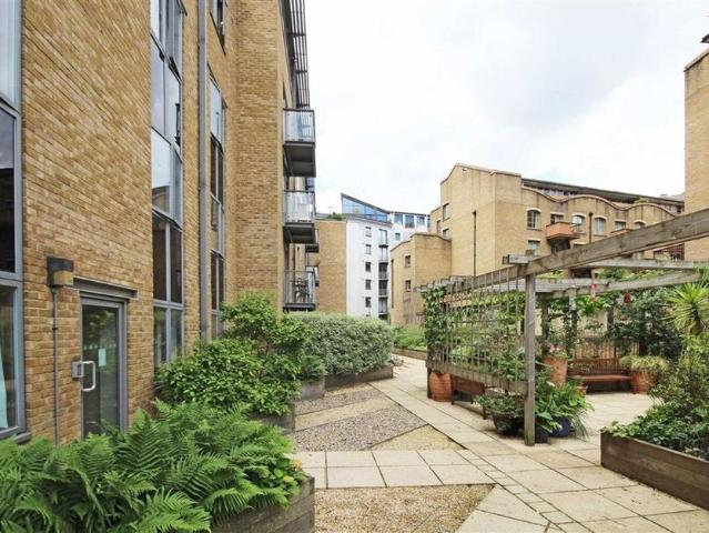 Apartment at Three Oak Lane, Greater London