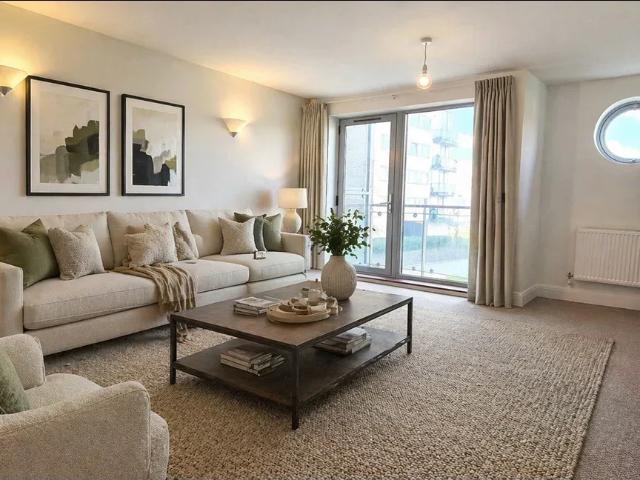 Apartment at Tideslea Path, Greater London