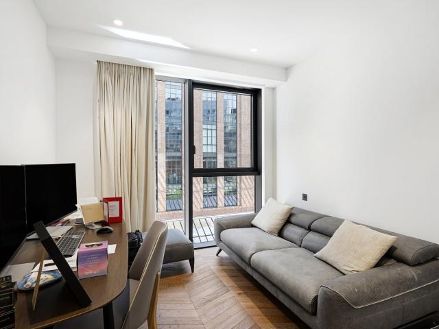 Apartment at Tideway Walk, Greater London