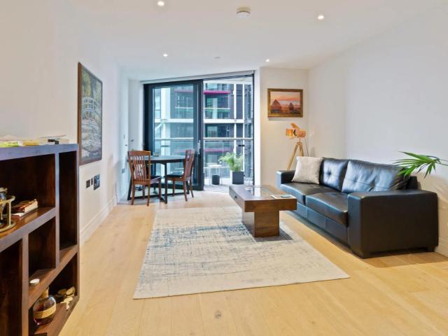 Apartment at Tideway Walk, Greater London