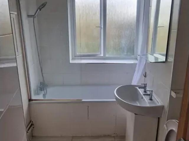 Apartment at Tildesley Road, Greater London