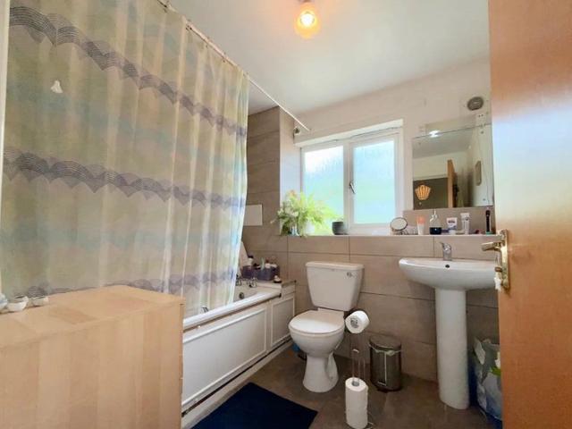 Apartment at Tildesley Road, Greater London
