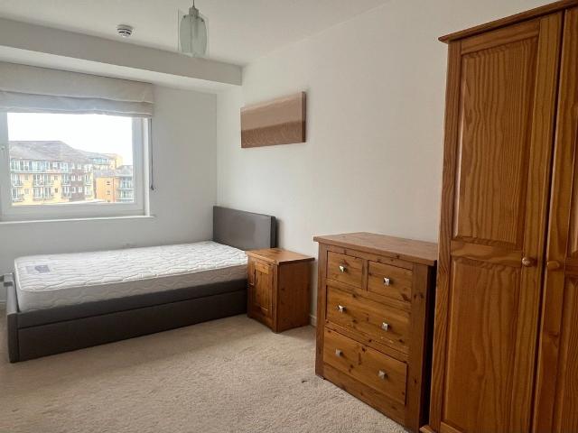 Apartment at Tilley Road, Greater London