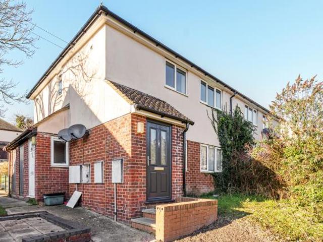Apartment at Tilling Crescent, Tylers Green
