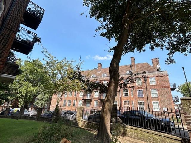 Apartment at Tilson Gardens, Greater London