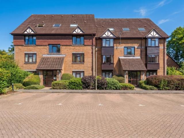 Apartment at Tintagel Way, Woking