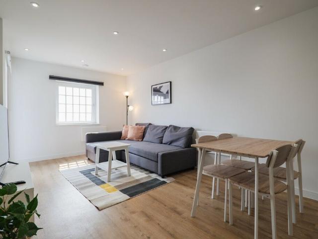 Apartment at Trade Street, Cardiff