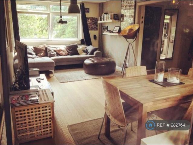 Room at Trafalgar Drive, Walton on Thames