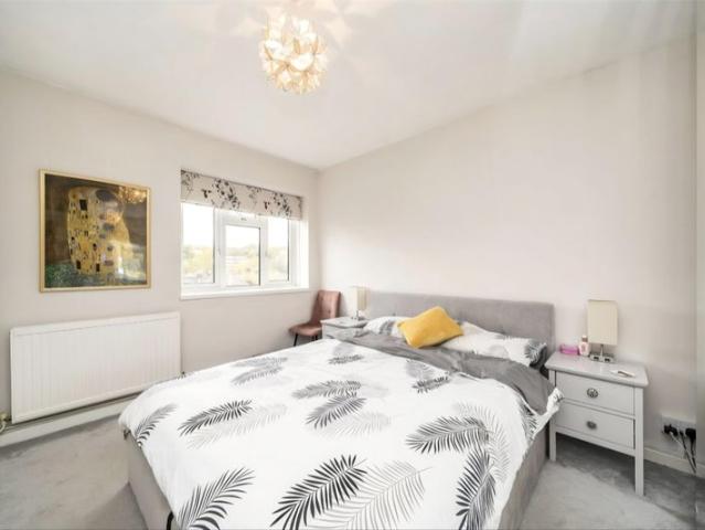 Apartment at Trafalgar Road, Greater London