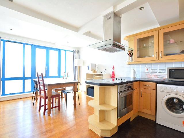 Apartment at Trafalgar Road, Greater London