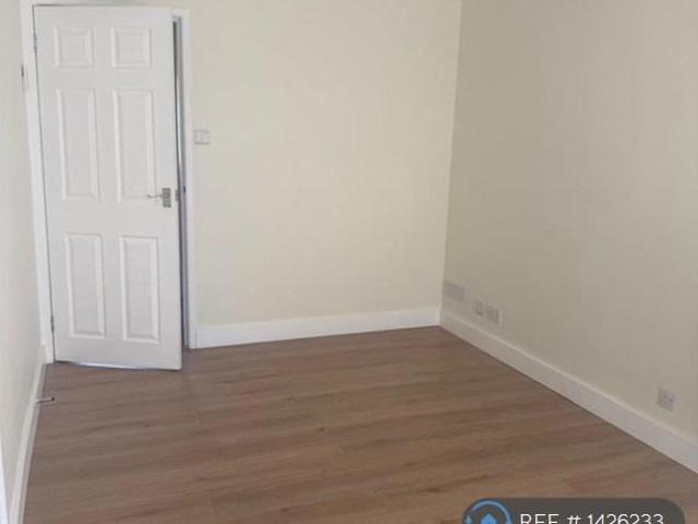 Apartment at Treagore Road, Southampton