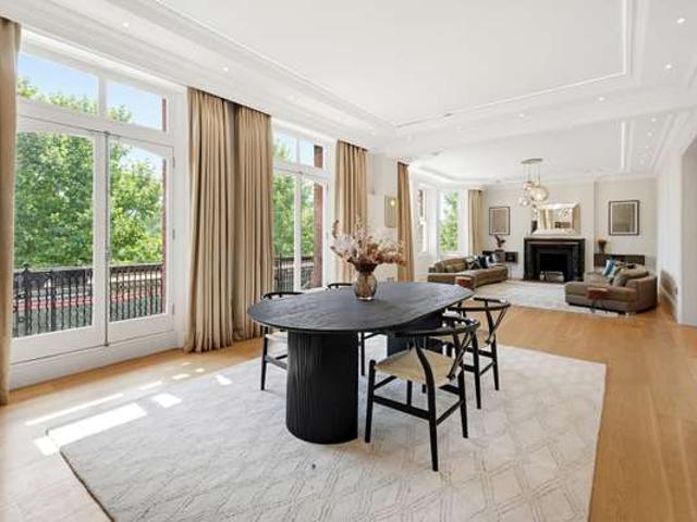 Apartment at Trebovir Road, Greater London