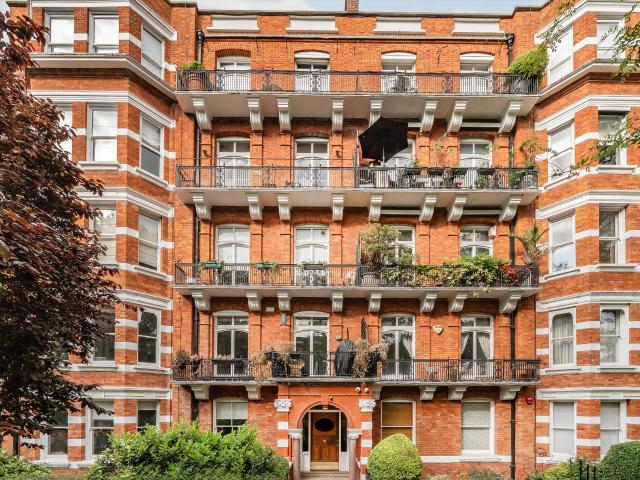 Apartment at Trebovir Road, Greater London