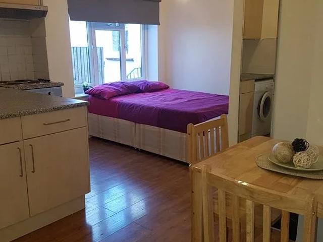 Apartment at Tregaron Avenue, Greater London