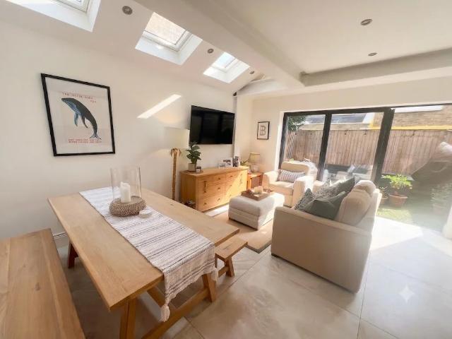 Apartment at Tregarvon Road, Greater London