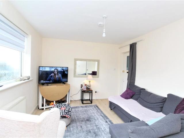 Apartment at Tregenna Close, Greater London