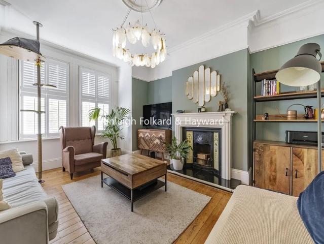 Apartment at Tremaine Road, Greater London
