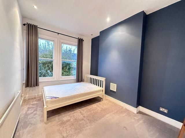 Apartment at Trevelyan Road, Greater London