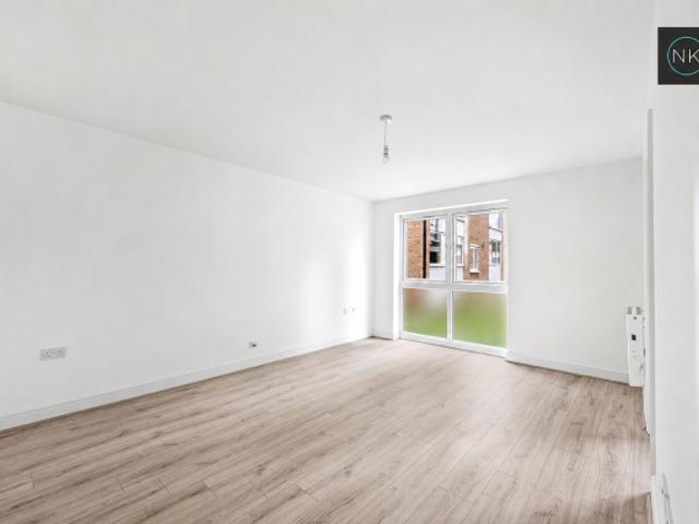 Apartment at Trotwood, Chigwell