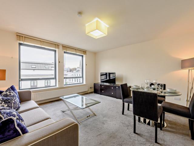 Apartment at Turnham Green Terrace, Greater London