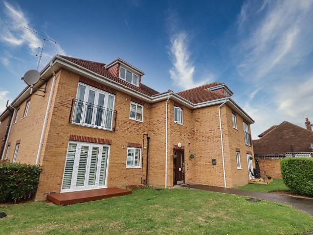 Apartment at Turpin Avenue, Greater London