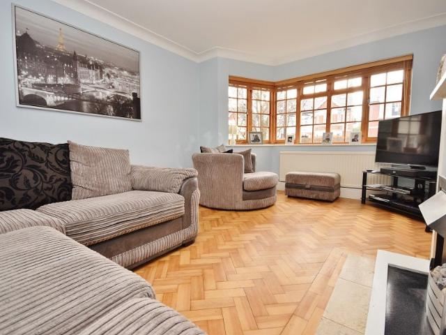 Apartment at Twyford Avenue, Greater London