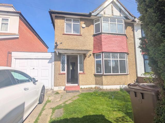 Apartment at Twyford Road, Greater London