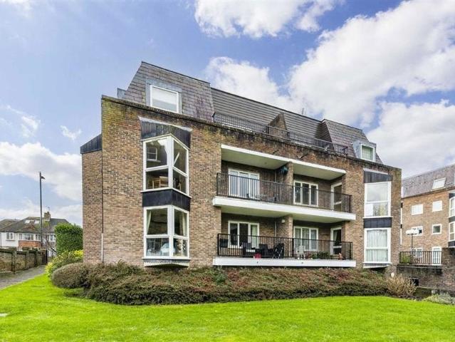Apartment at Twickenham Road, Greater London