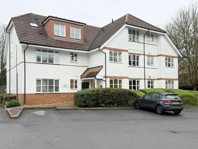 Apartment at Two Rivers Way, Newbury