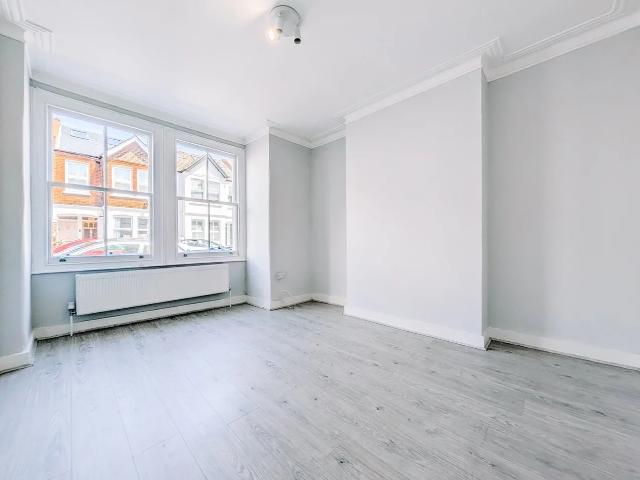 Apartment at University Road, Greater London