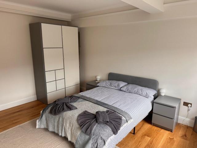 Apartment at University Street, Greater London