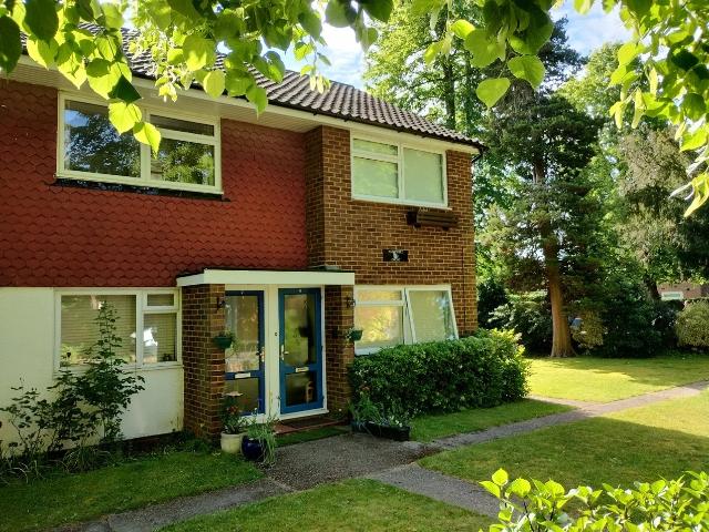 Apartment at Udney Park Road, Greater London