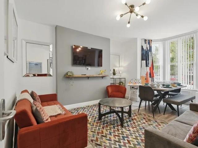 Apartment at Ulsterville Avenue, Belfast
