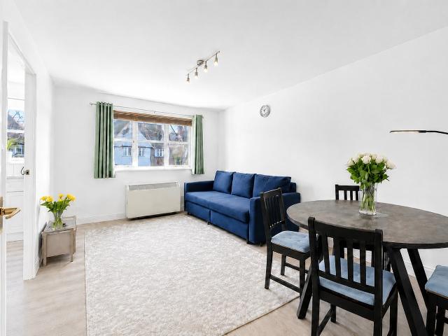 Apartment at Upton Close, Greater London