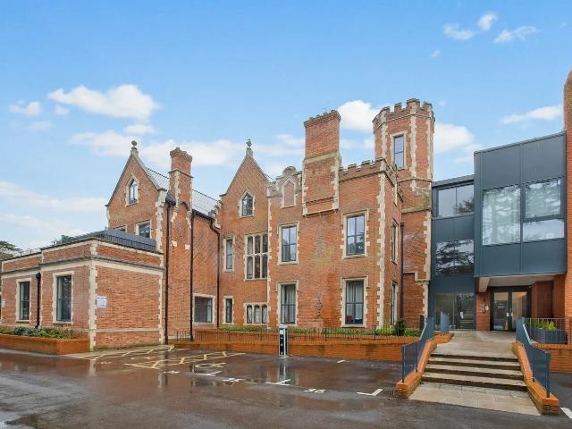 Apartment at Upton Road, Slough