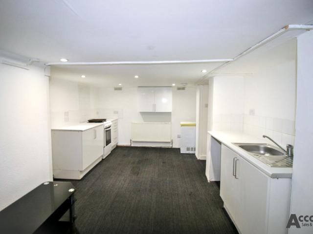 Apartment at Upminster Road South, Greater London