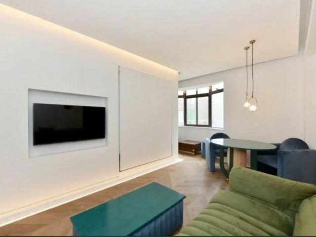 Apartment at Upper Berkeley Street, City of Westminster