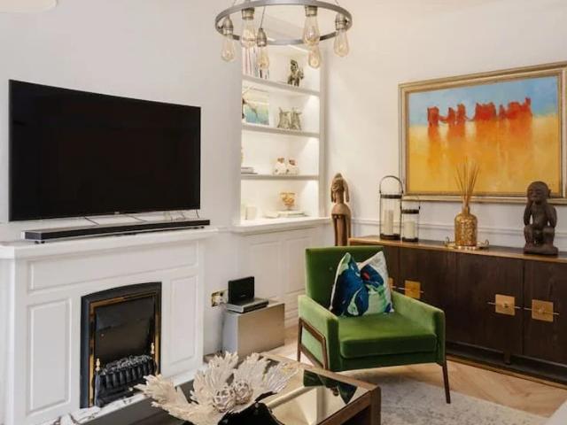 Apartment at Upper Berkeley Street, City of Westminster