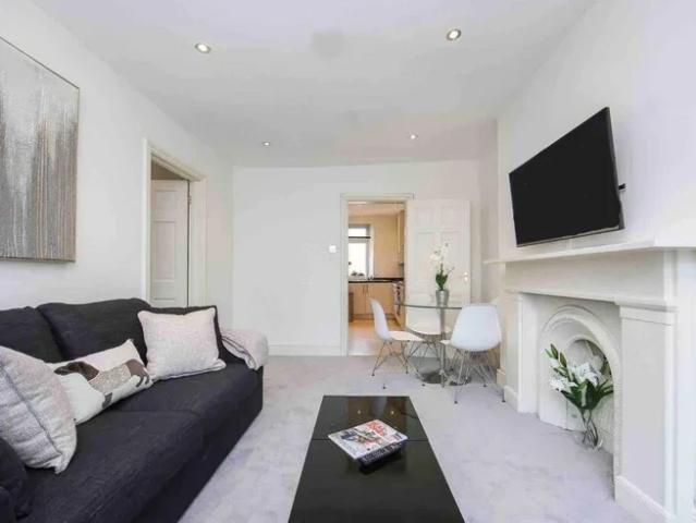 Apartment at Upper Berkeley Street, City of Westminster