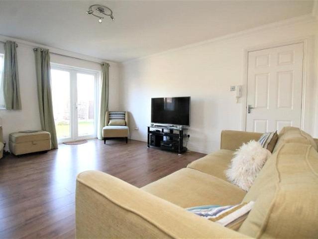 Apartment at Upper Brentwood Road, Greater London