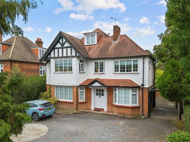Apartment at Upper Brighton Road, Greater London